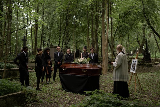 How do Natural Burials Improve the Environment?